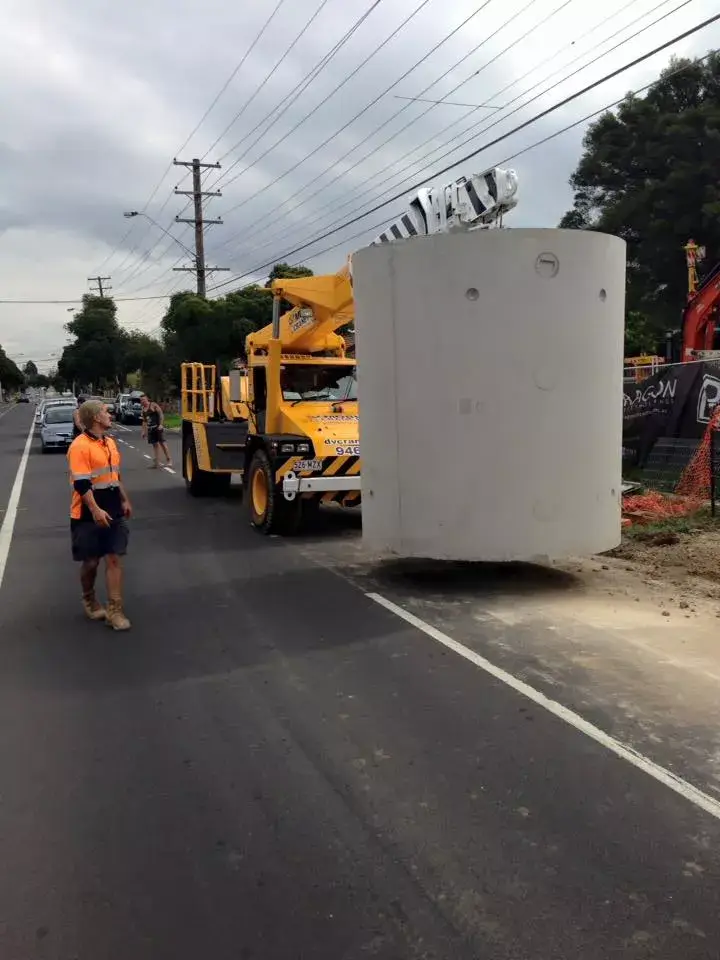 Hire Professional Electrical Spotters Melbourne | DV Cranes